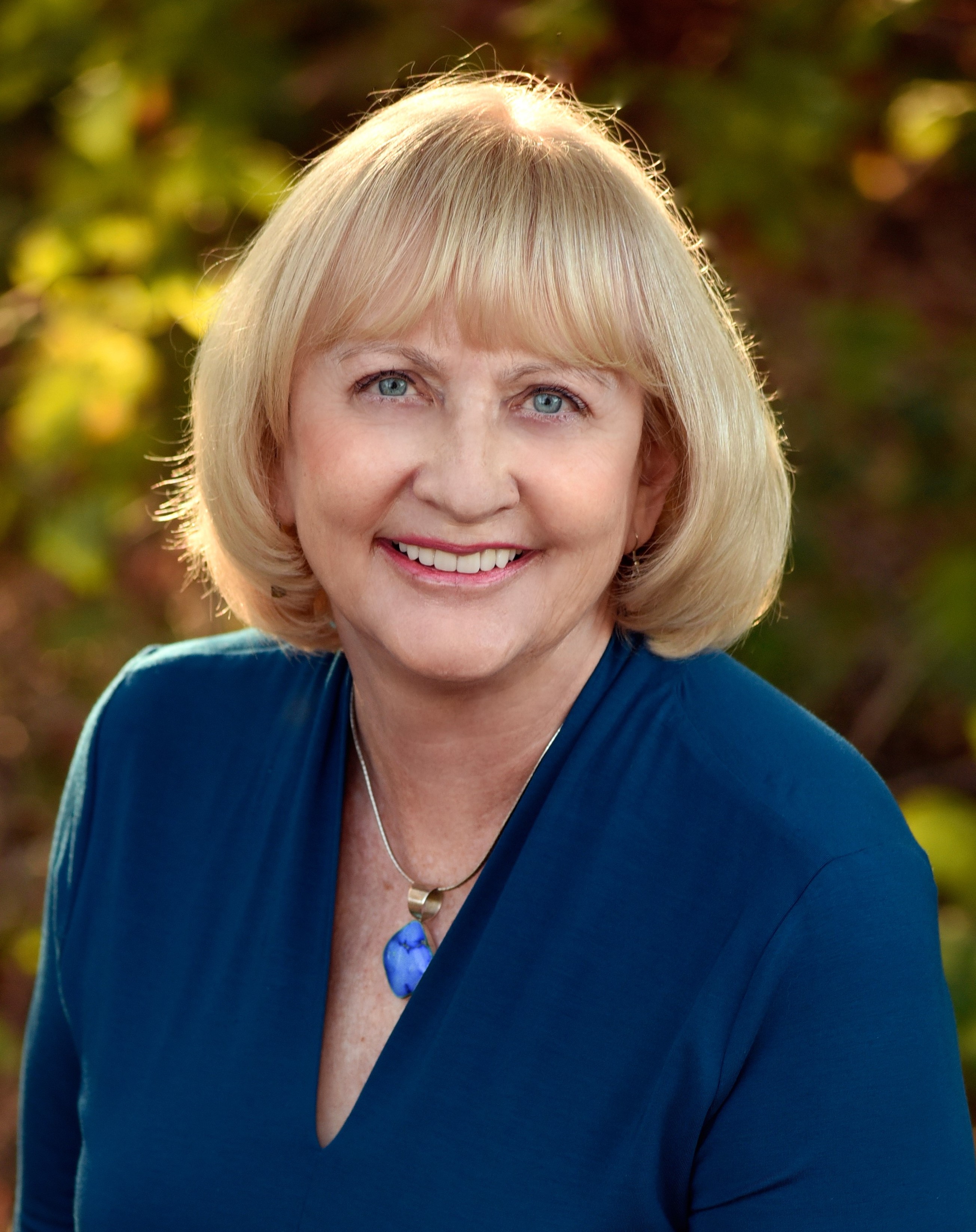New Release Mondays: Dying for a Deal by Cindy Sample | Judy Penz Sheluk